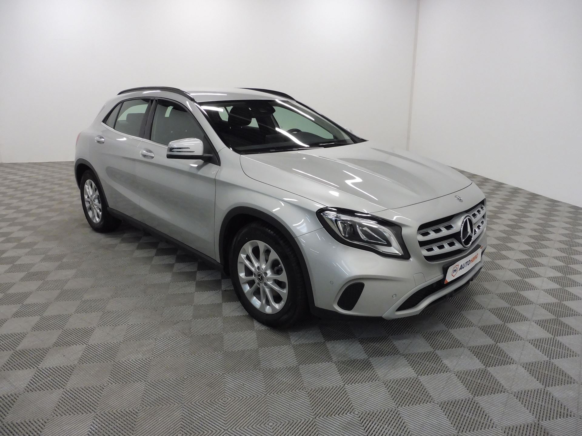 Mercedes-Benz GLA-Klasse GLA 200 Style, Benzine, 25.950